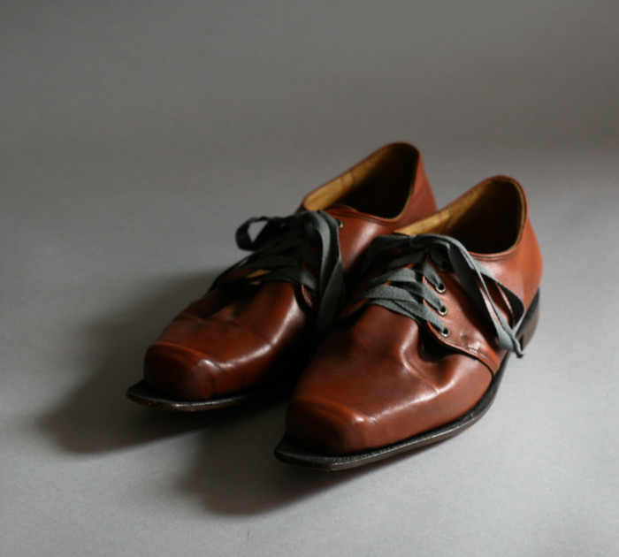 BUMP TOE SHOES The Old Curiosity Shop – The Old Curiosity Shop